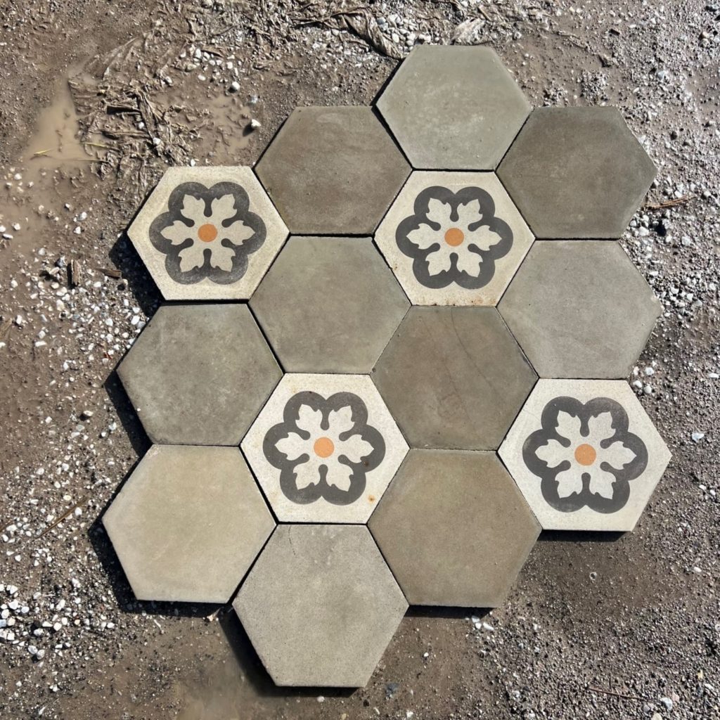 Cementine esagonali con fiore - CEM 104 - Brick and Stone | Materiali ...